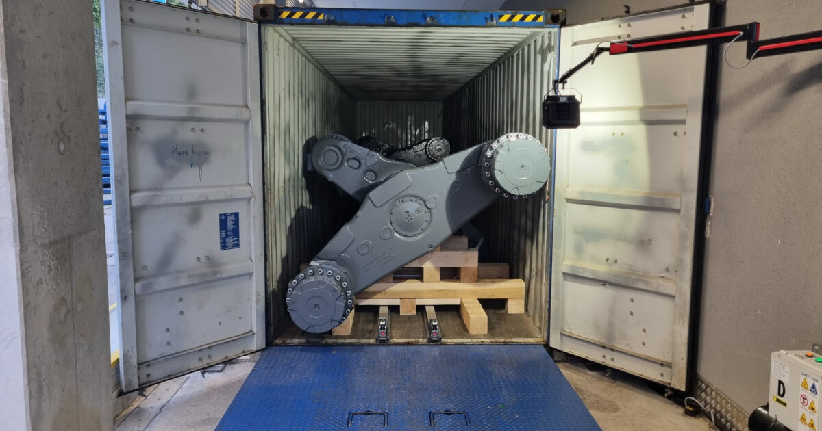 Industrial Axle Manufacturers' Unique Container Solution | Bison